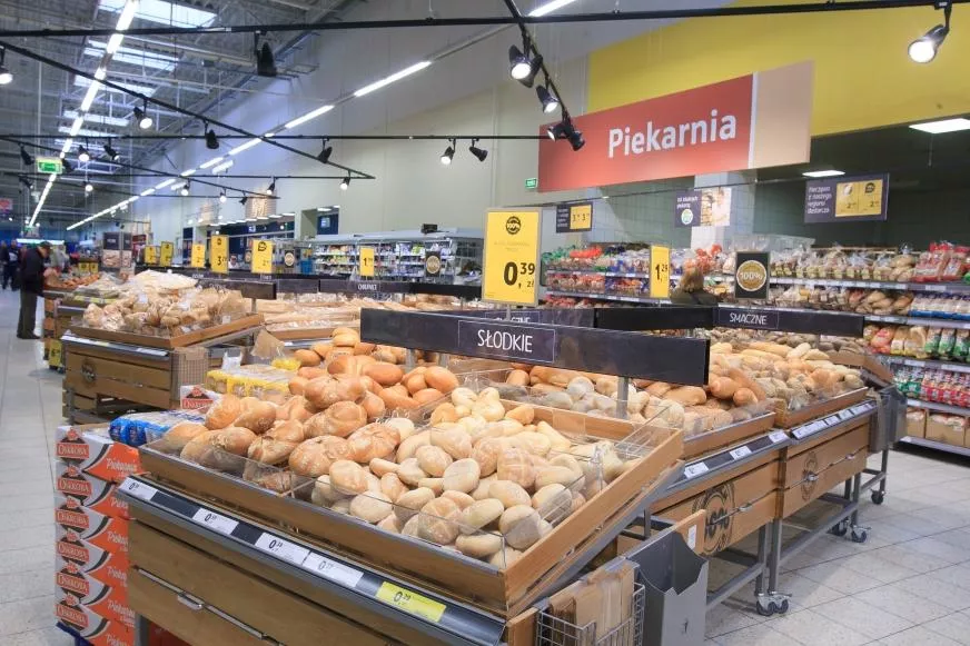Tesco z nową strategią dla sklepowych piekarni w Polsce i regionie