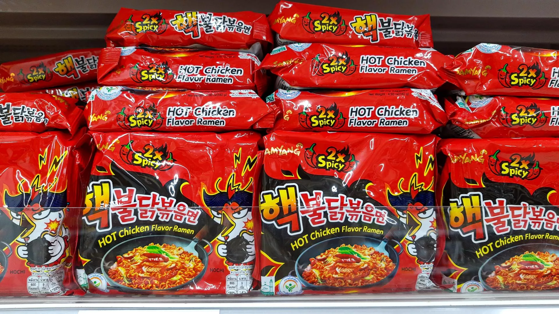 Koreańskie zupy instant wycofane z duńskich sklepów, bo... są zbyt ...