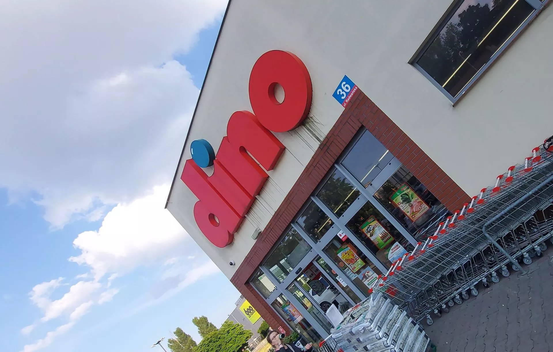 Sieć Dino coraz bardziej samowystarczalna energetycznie. Spółka coraz mocniej inwestuje w ...