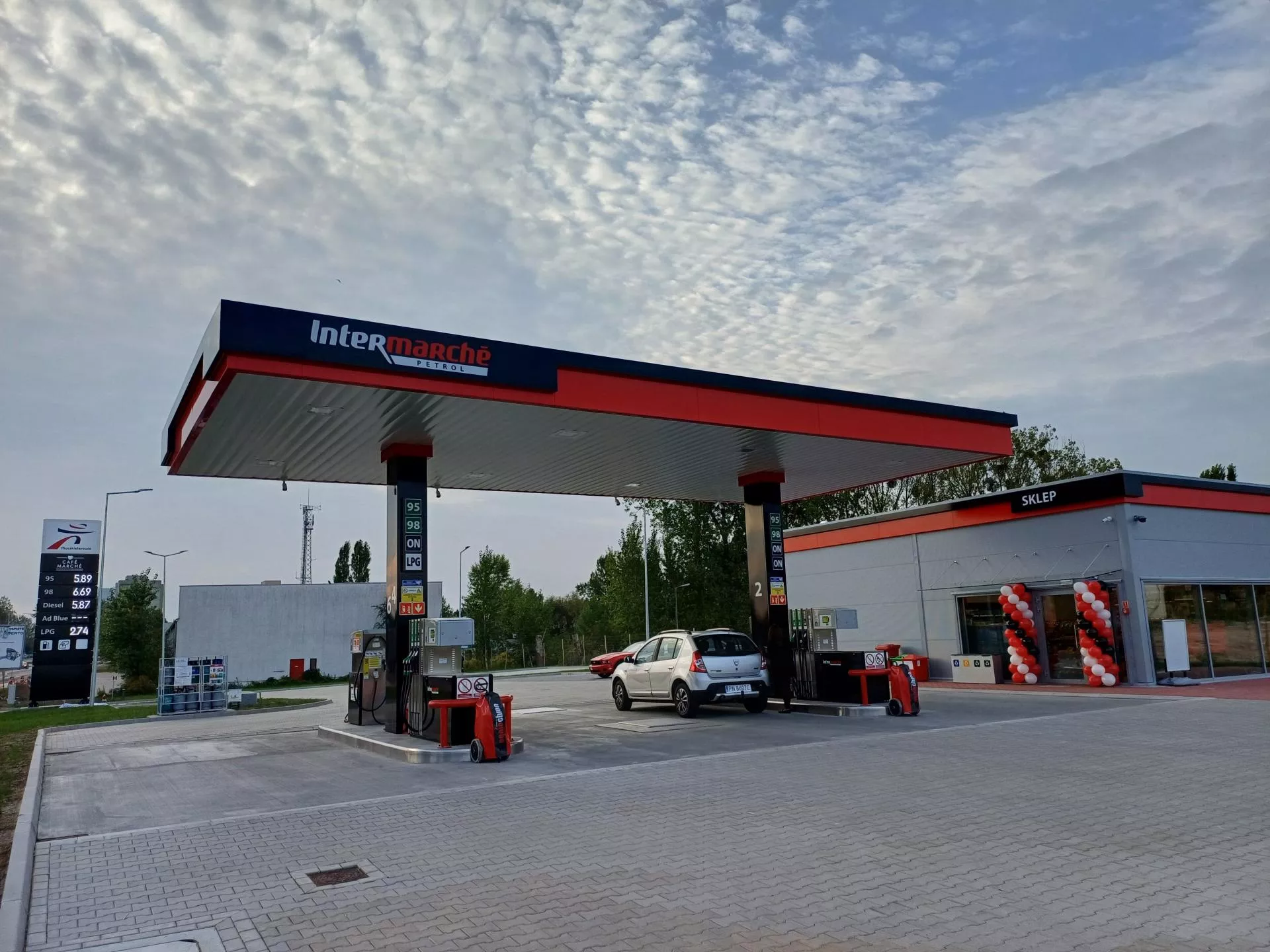 Intermarché ma już ponad 70 stacji paliw w Polsce. Operator potwierdza ...